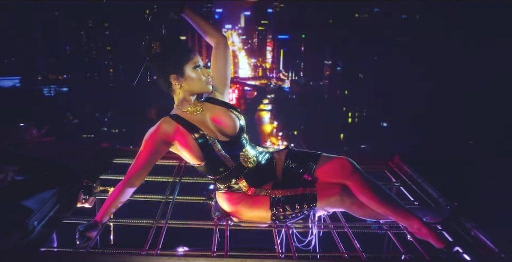 Nicki Minaj veröffentlicht Videos zu »Chun-Li« und »Barbie Tingz« // Video